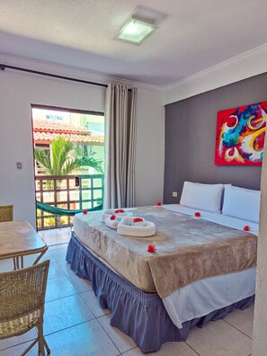 Quarto Twin Standard, varanda | Minibar, cofre no quarto, cortinas/cortinados opacos, Wi-fi grátis 