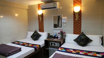 Quarto família | Cofres nos quartos, Wi-Fi de cortesia