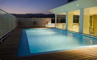 Piscina externa sazonal