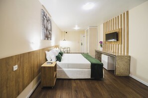 STANDARD CASAL | Frigobar, cofres nos quartos, escrivaninha