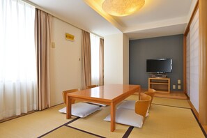 Quarto Quádruplo Familiar, não fumadores | Cofre no quarto, secretária, cortinas/cortinados opacos 