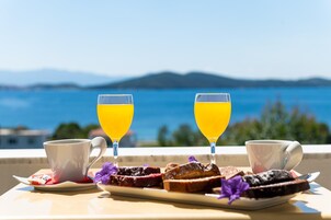 Café da manhã, almoço e jantar