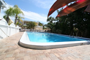 Piscina externa, piscina aquecida