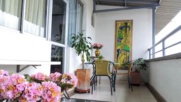 Quarto Triplo Comfort | Refeições no quarto