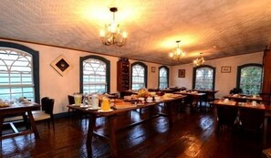 Pequeno-almoço tipo buffet diário incluído 