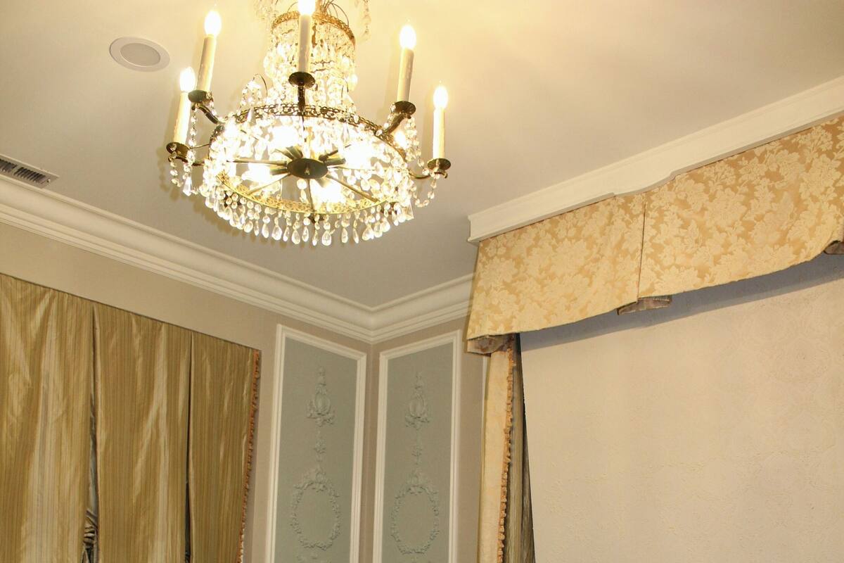 Suite de Luxo | Roupa de alta qualidade, camas de colchão pillowtop, secretária 
