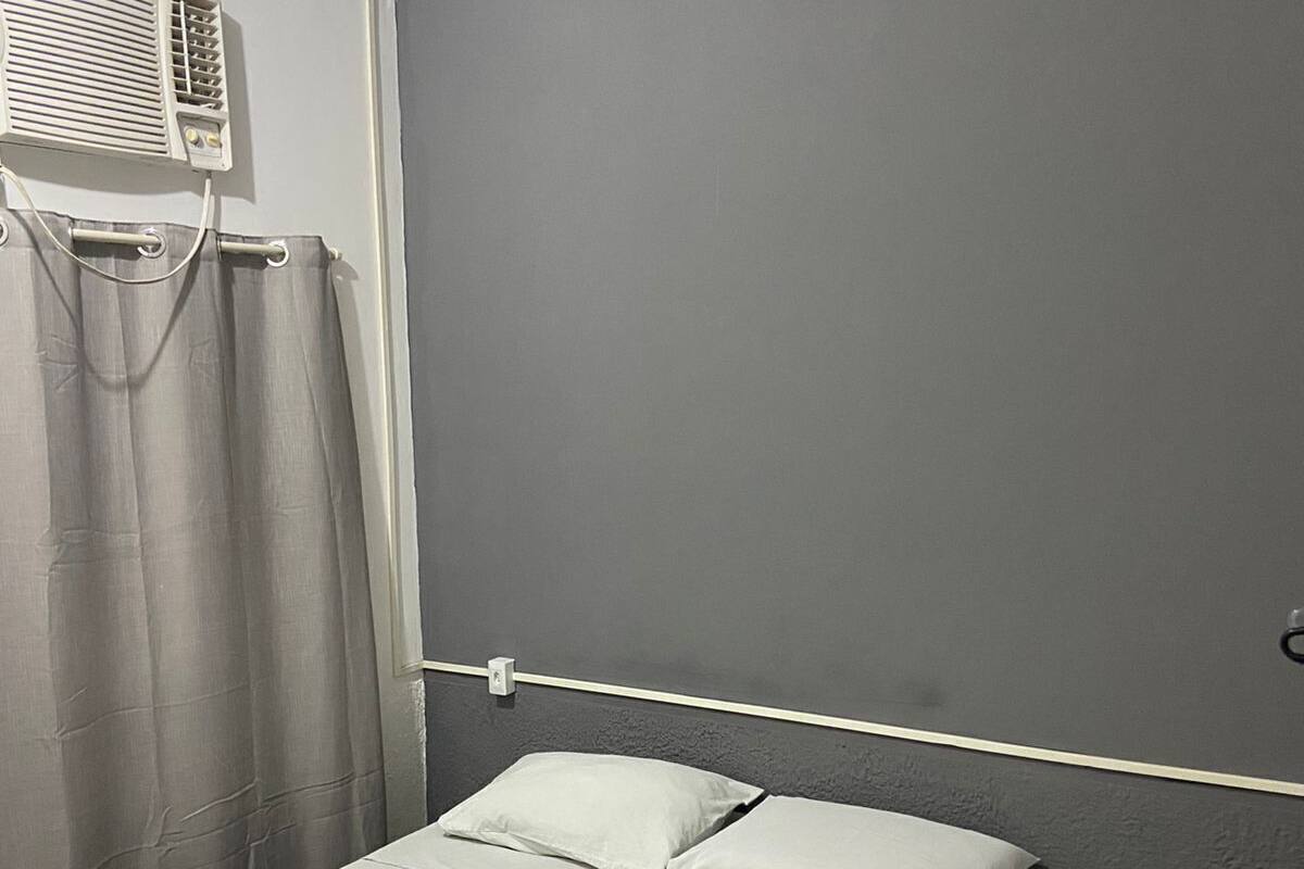 Secretária, Wi-fi grátis, roupa de cama fornecida