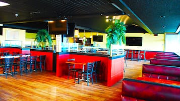 2 restaurantes, café da manhã, culinária americana