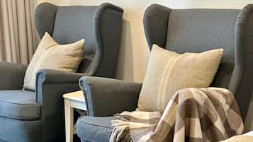 Quarto Duplo, 1 cama queen-size, terraço, no piso executivo | Ferro/tábua de engomar, Wi-fi grátis, roupa de cama fornecida