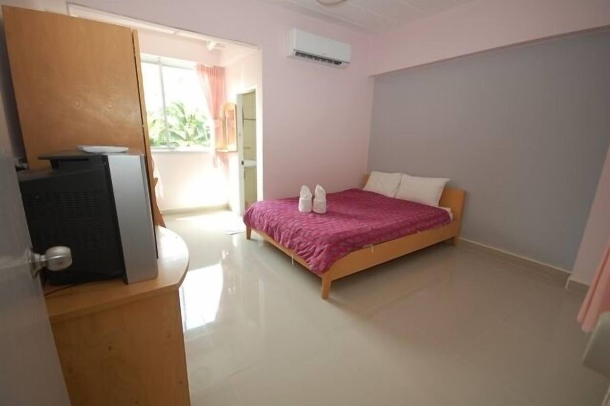 Quarto casal standard | Camas extras/dobráveis (sobretaxa), Wi-Fi de cortesia, roupa de cama