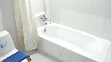 Quarto Standard | Banheira de imersão total