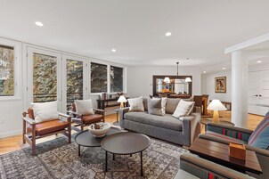 Apartamento Premium em Condomínio Fechado | Sala de estar | Televisor LCD 