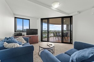 TV 32 polegadas com canais a cabo, DVD player