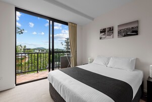 One Bedroom Apartment | Individualmente decorados, individualmente mobiliados, escrivaninha