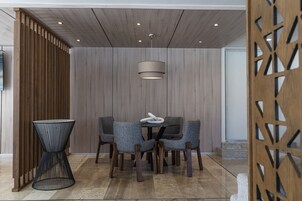 TV de tela plana 32 polegadas com canais a cabo, TV, Netflix