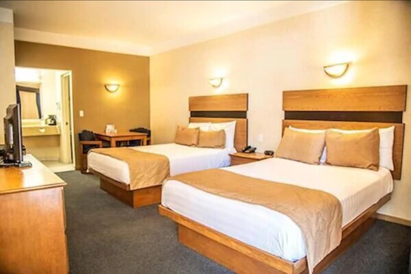 American Inn Hotel & Suites Hidalgo Del Parral - Sinaloa