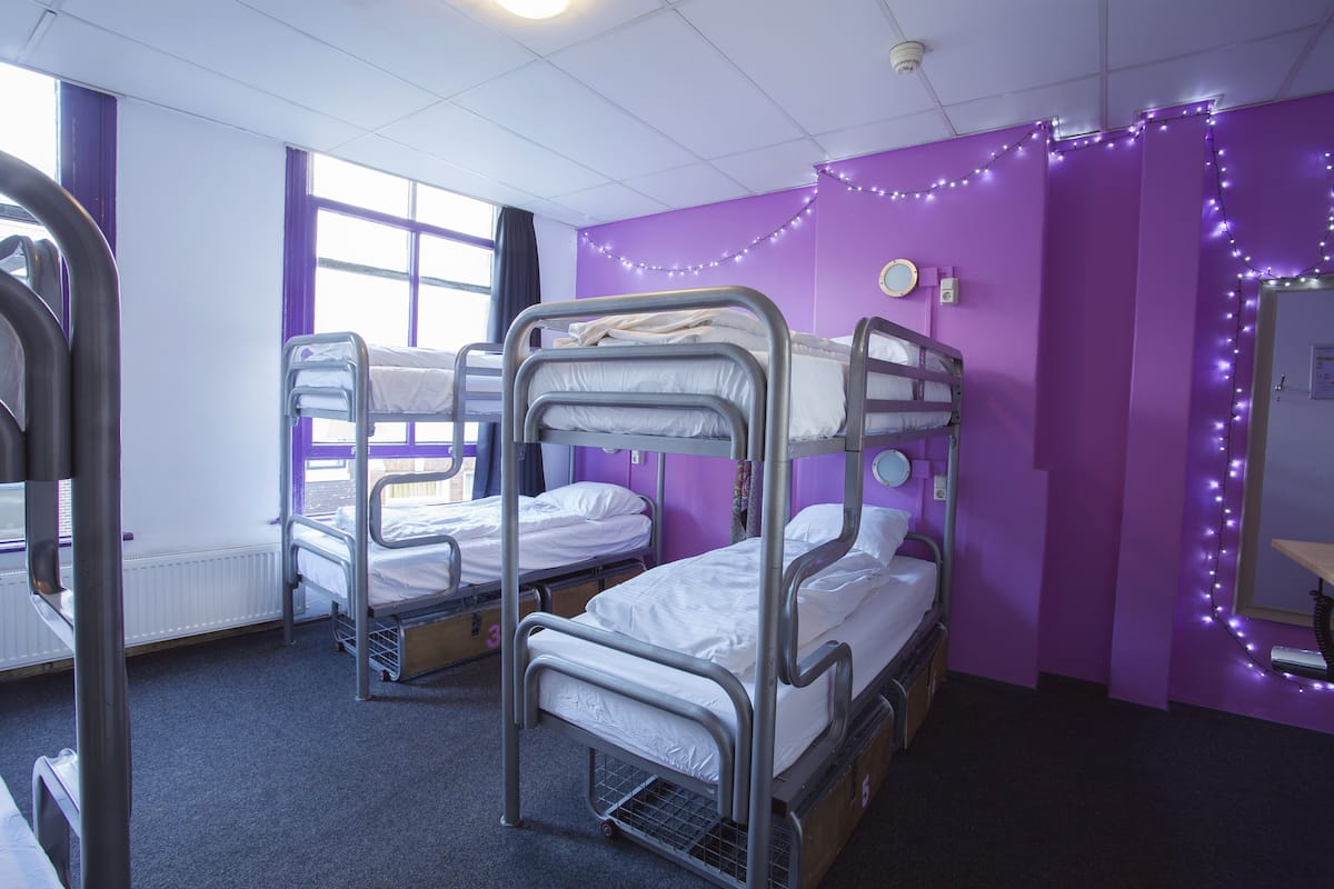 Single Bed in a 6-Bed Ensuite Female Only | Com decoração personalizada, quartos insonorizados, Wi-fi grátis