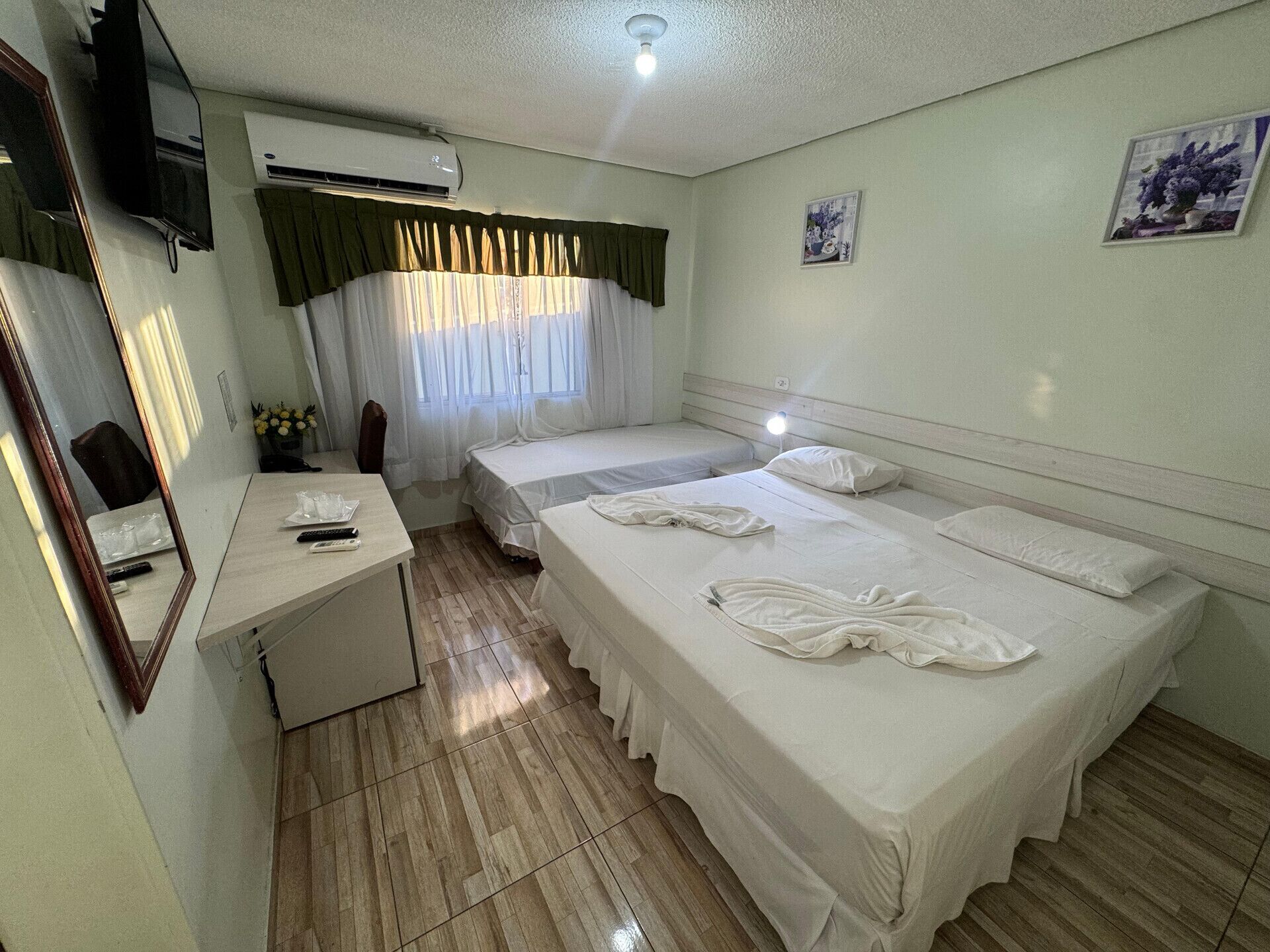 1 quarto, minibar, cofre no quarto, secretária 