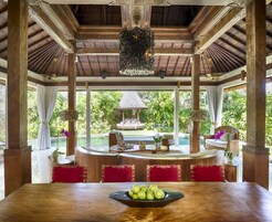 Royal Villa, 2 Bedrooms, Private Pool (Villa 999) | Sala de estar | Televisor LCD