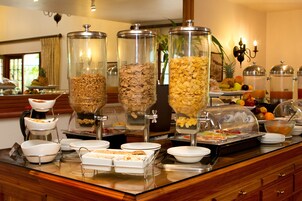 Café da manhã completo todos os dias (ZAR 110.00 por pessoa) 