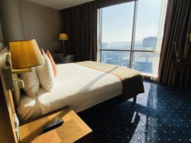 Roupas de cama premium, edredons de pluma, cofres nos quartos