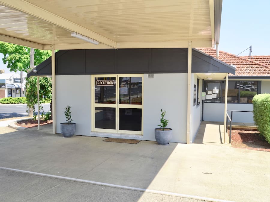 Fachada do alojamento (tarde/noite)