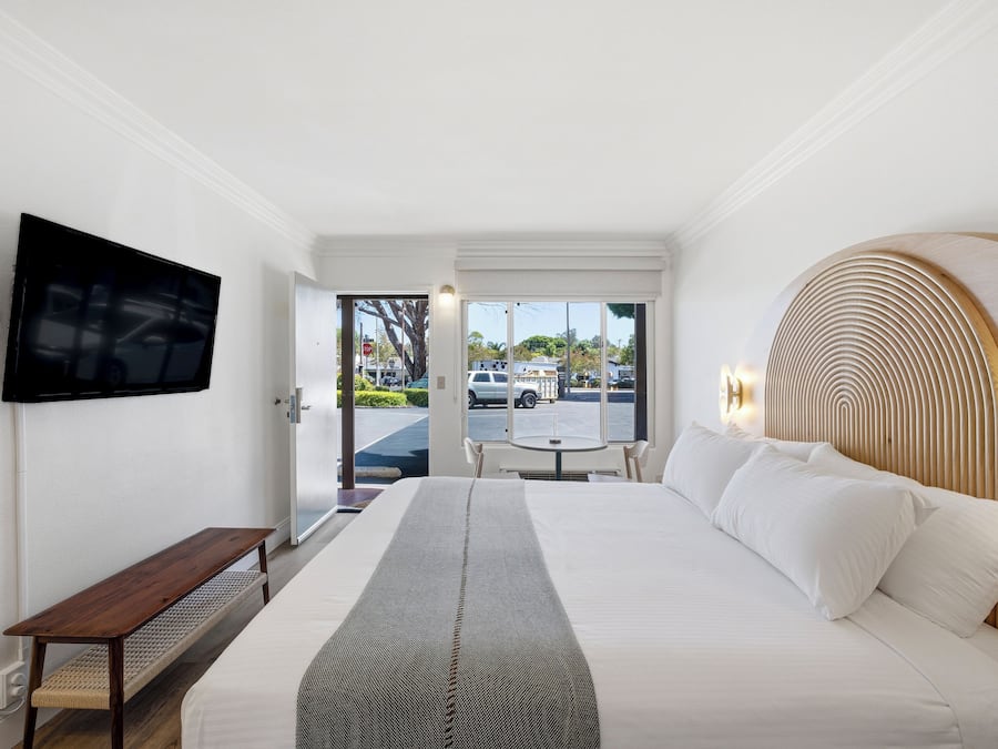 Quarto Deluxe, 1 cama king-size (Renovated) | Cortinas/cortinados opacos, ferro/tábua de engomar, Wi-fi grátis