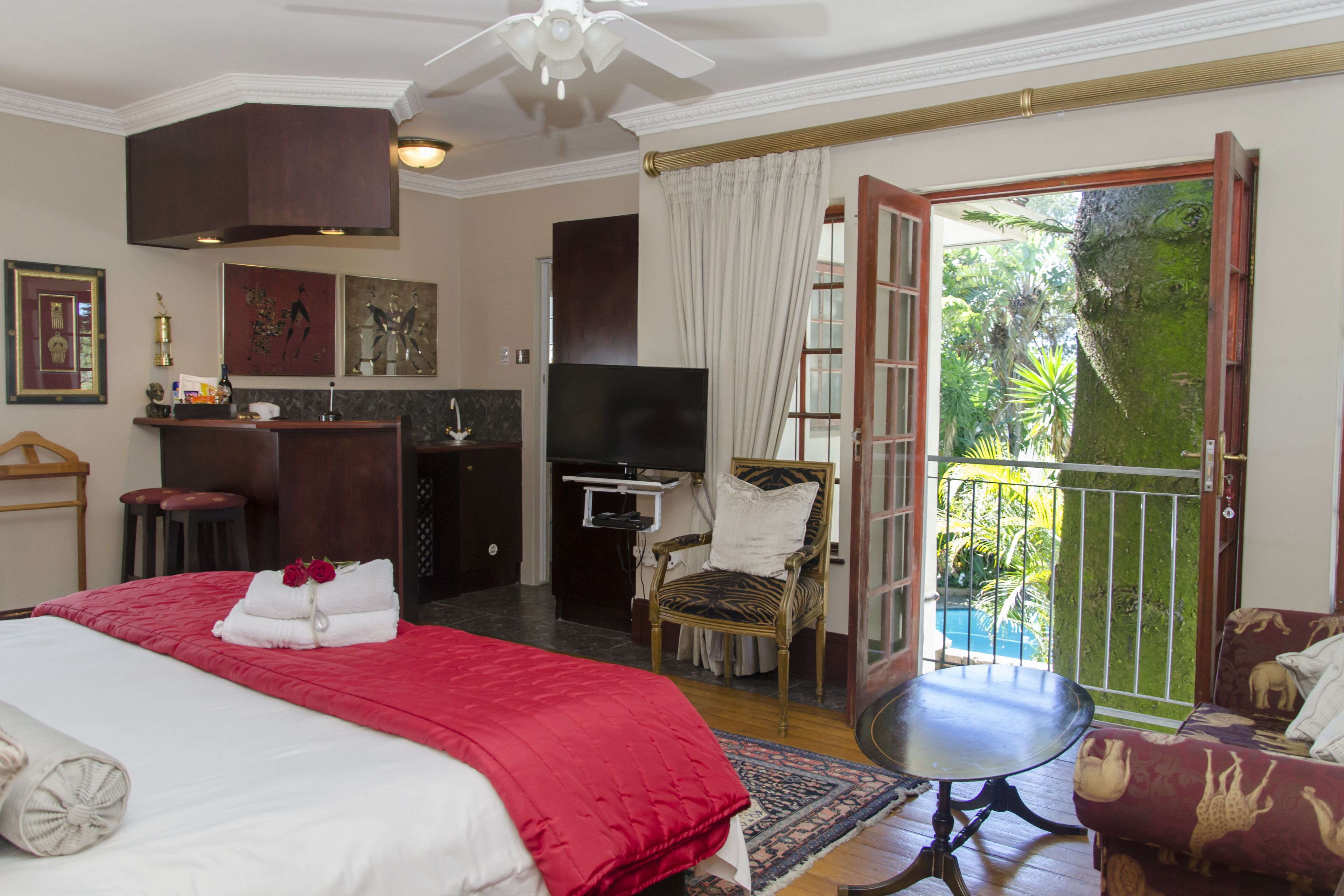 Quarto de Luxo (1) | Roupa de alta qualidade, minibar, cofre no quarto 