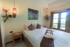 Quarto luxo | Frigobar, cofres nos quartos, escrivaninha, berços grátis