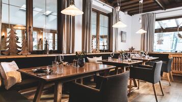 Almoços e jantares servidos