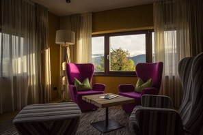 Área de estar no saguão