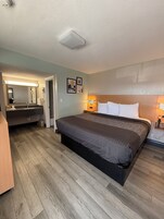 Secretária, ferro/tábua de engomar, camas desdobráveis, Wi-fi grátis