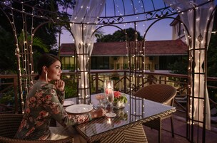 Pequenos-almoços, almoços, jantares servidos, cozinha indiana 