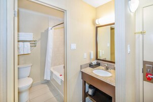 Quarto Standard, 1 cama king-size, não fumadores | 1 quarto, secretária, berços/camas para crianças, camas desdobráveis 
