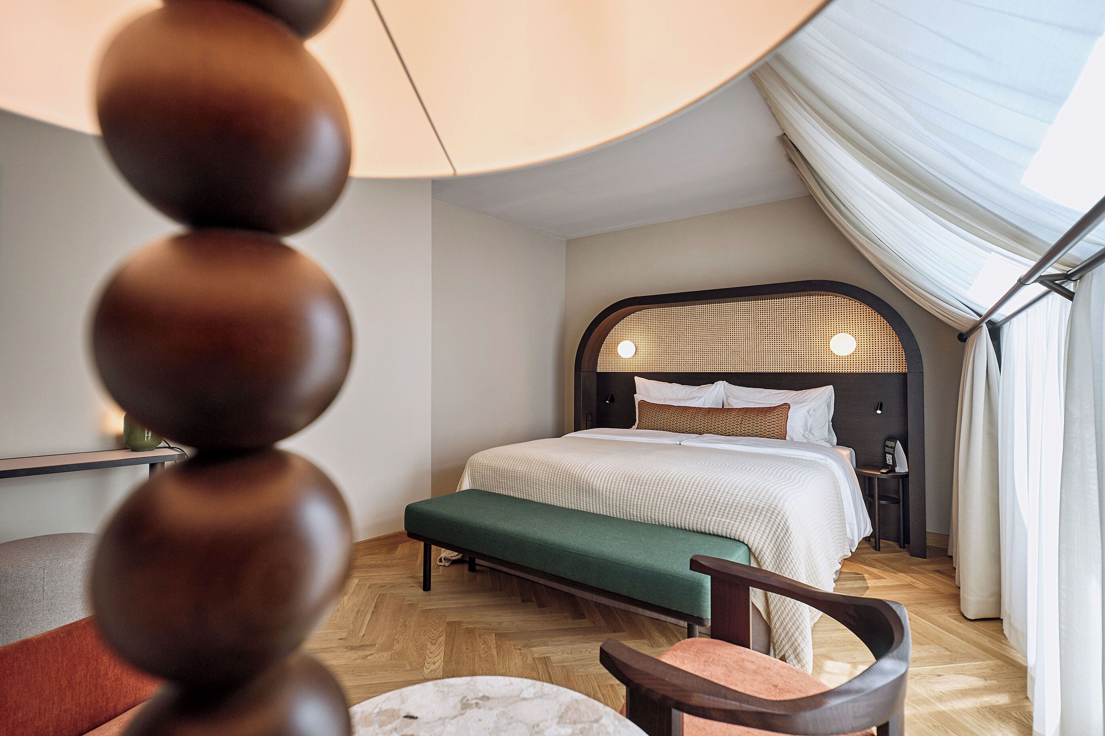 Small Double Room | Minibar, cofre no quarto, com decoração personalizada, secretária 