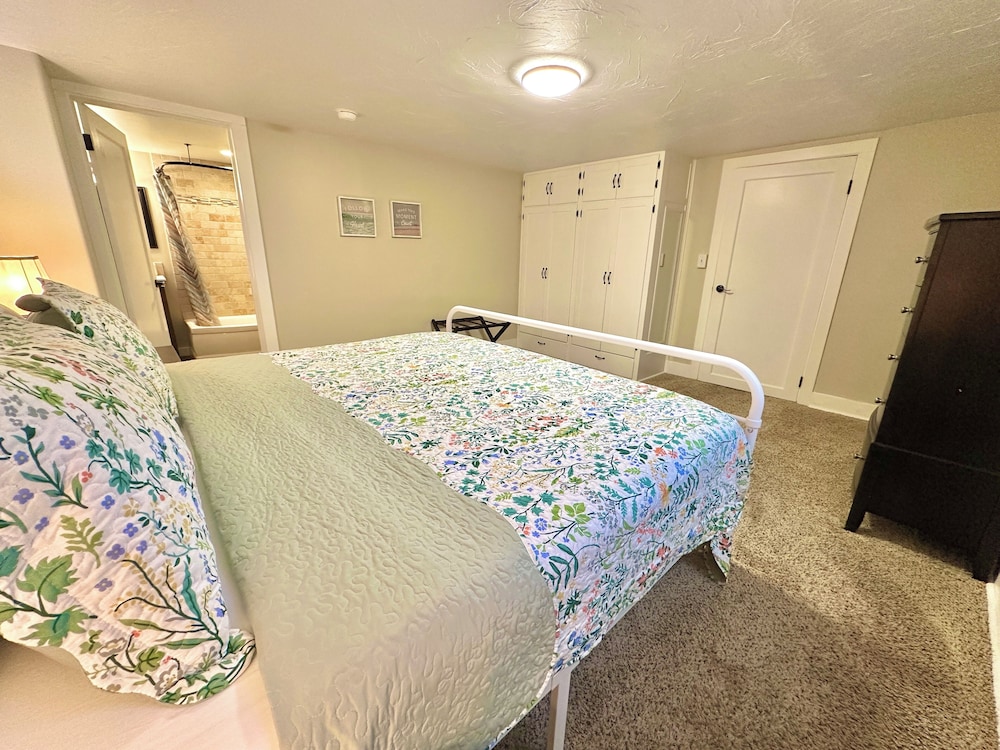 State Street Cottage, 1 Br Apt - Pullman, WA