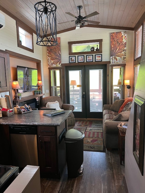 Grand Tiny Home Minutes To Blue Ridge. Yes To Pets! - Georgia