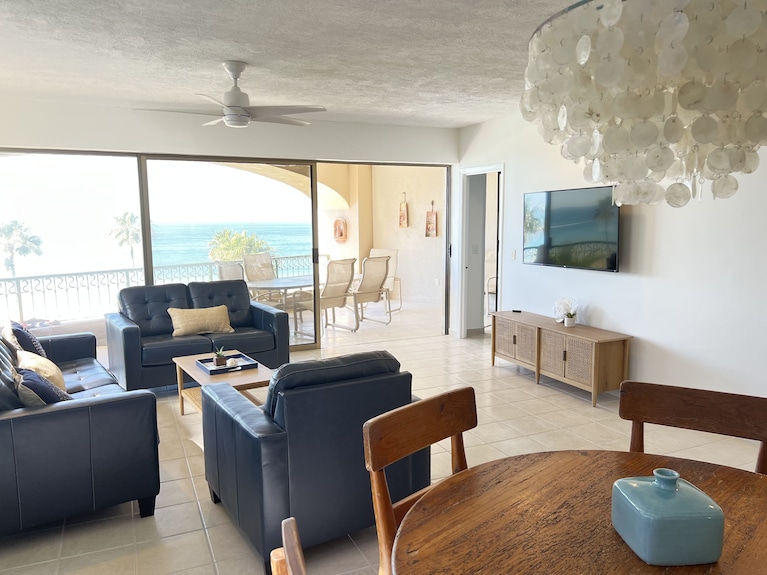 Beachfront Newly Remodeled Luxury Condo-sonoran Spa W 410 -3br 2 Ba Next To Pool - 佩尼亞斯科港