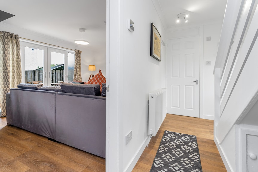 Cheerful Stays: Livingston - 4 Bedroom 3 Bath Home - Great For Groups - Livingston