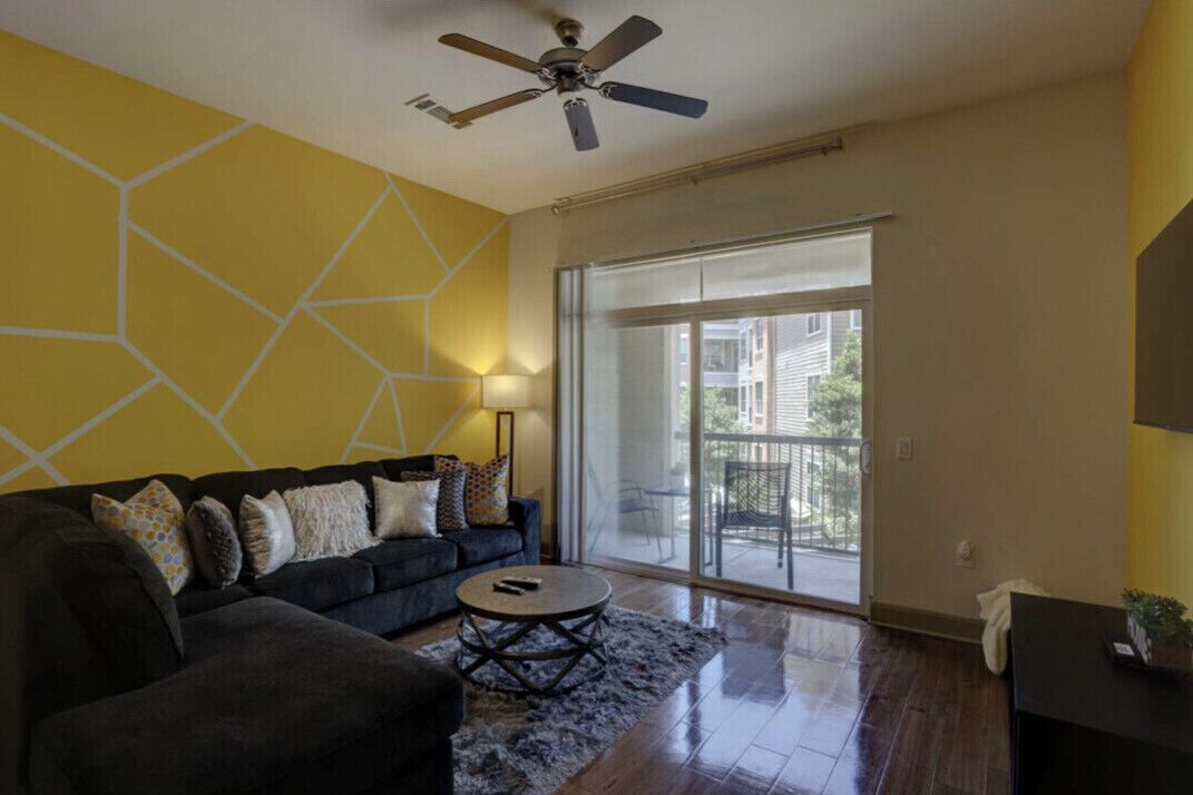 Luxury 2bd W/ Pool. 5 Min Walk To Nrg Stadium. 10 Min Dr To Downtown Houston!! - South Park - Houston