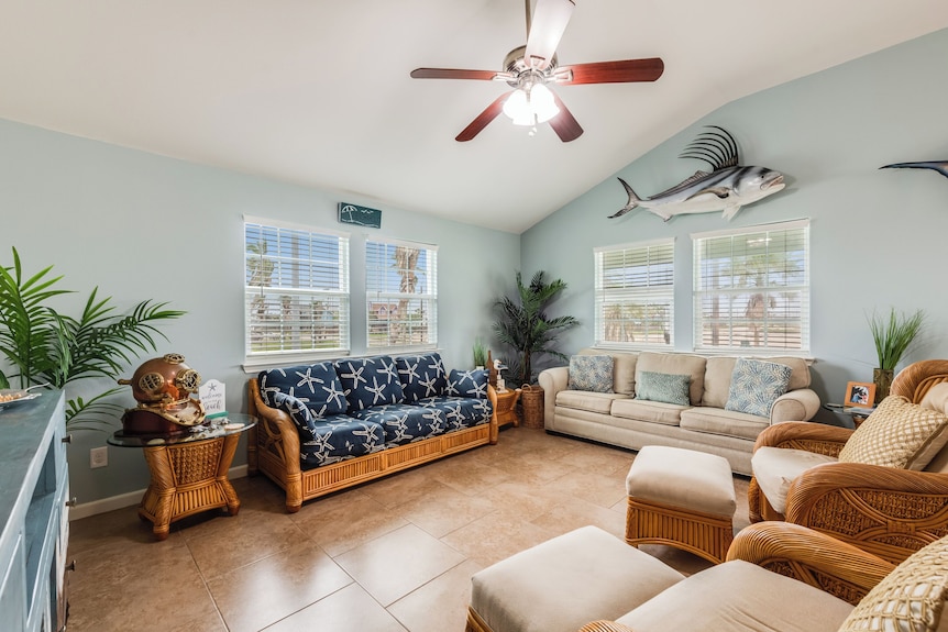 Private Cooled Swim Spa! No Pets! Close To Beach & Golf Cart Accessible - Port Aransas, TX