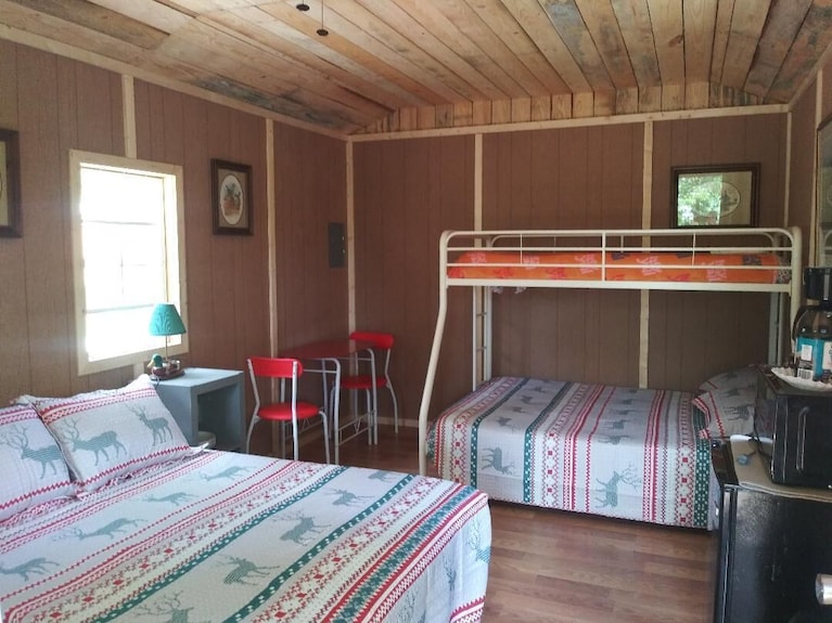 Pet Friendly Camping Cabin Close To Buffalo River - Arkansas
