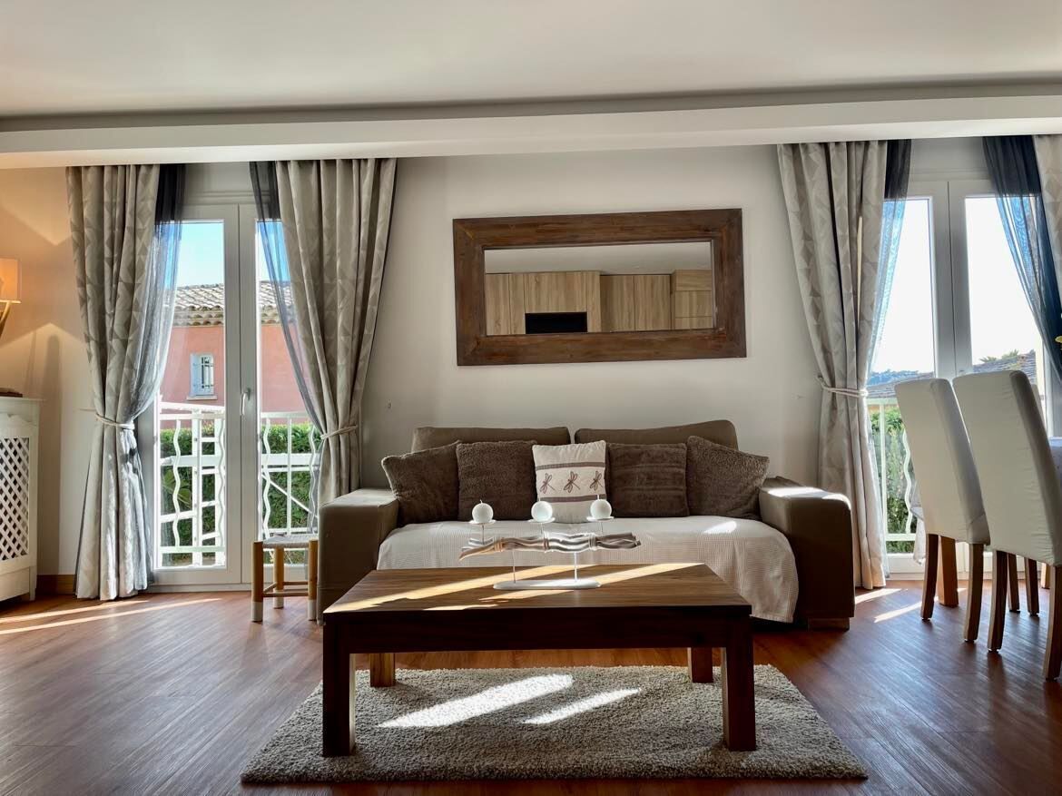 Magnificent Villa With Jacuzzi, Beach 15 Min Walk - 셍뜨호뻬