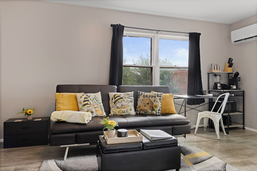 Spacious Studio Apt/sleeps 2/extendedstays/work Or Vacation/free Wifi & Parking - Aurora