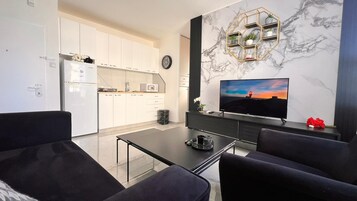 Apartamento clássico | Cozinha privada | Frigobar, micro-ondas