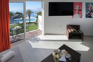 Suite Familiar, vista para o mar | Cofre no quarto, secretária, quartos insonorizados, Wi-fi grátis 