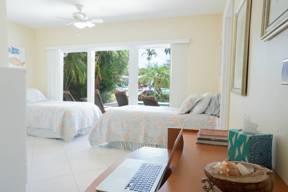 816 4 Bedroom 3 Bathroom Great Location Great Home - Boca Raton, FL