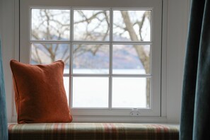 Quarto Triplo Superior, casa de banho anexa, vista para o mar | Wi-fi grátis 