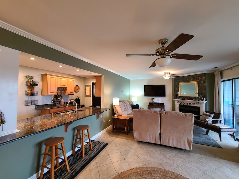 Waterfront Wonder - Steps To The Lake - Ground Floor! - Smith Mountain Lake, VA