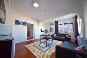 Apartamento Júnior, 1 quarto, não fumadores | Lençóis de algodão egípcio, roupa de alta qualidade 